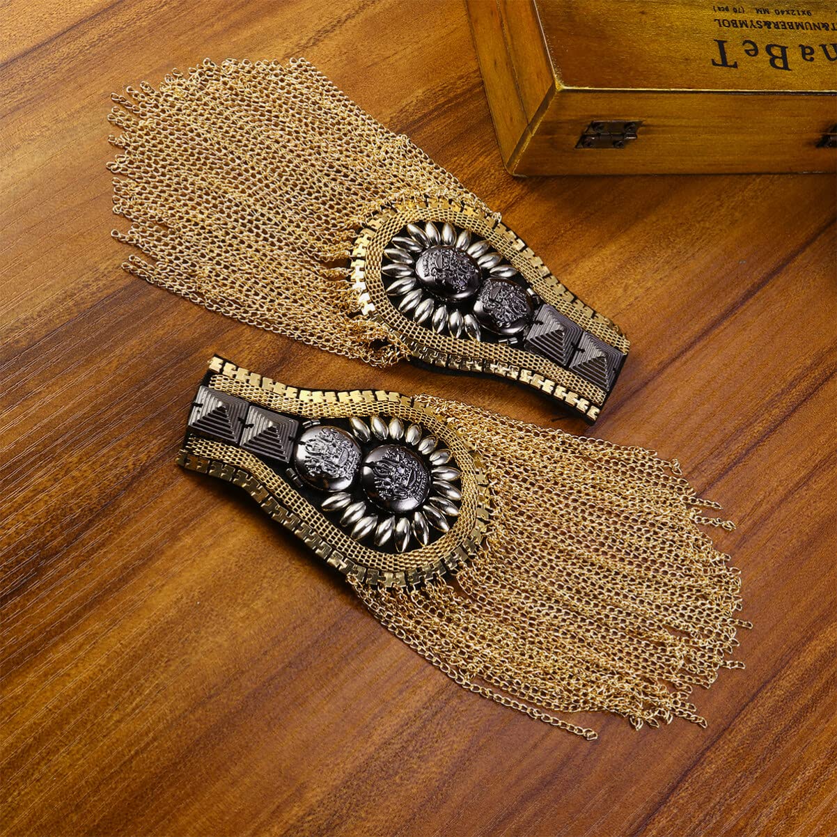 SUPVOX 2pcs Shoulder Epaulets Tassel Punk Fashion Shoulder Board for Man Woman(Golden)