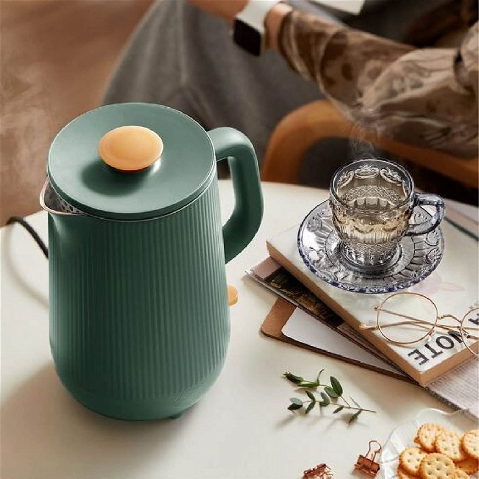 Camping Kettle 1.6L Electric Kettle Household Hot Kettle Water Boiler Fast-heating Coffee Tea Pot Kettle with Automatic Power-off Function 200V