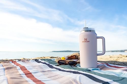 Stanley Quencher H2.0 FlowState Stainless Steel Vacuum Insulated Tumbler with Lid and Straw for Water, Iced Tea or Coffee, Smoothie and More, Rose Quartz, 64 oz
