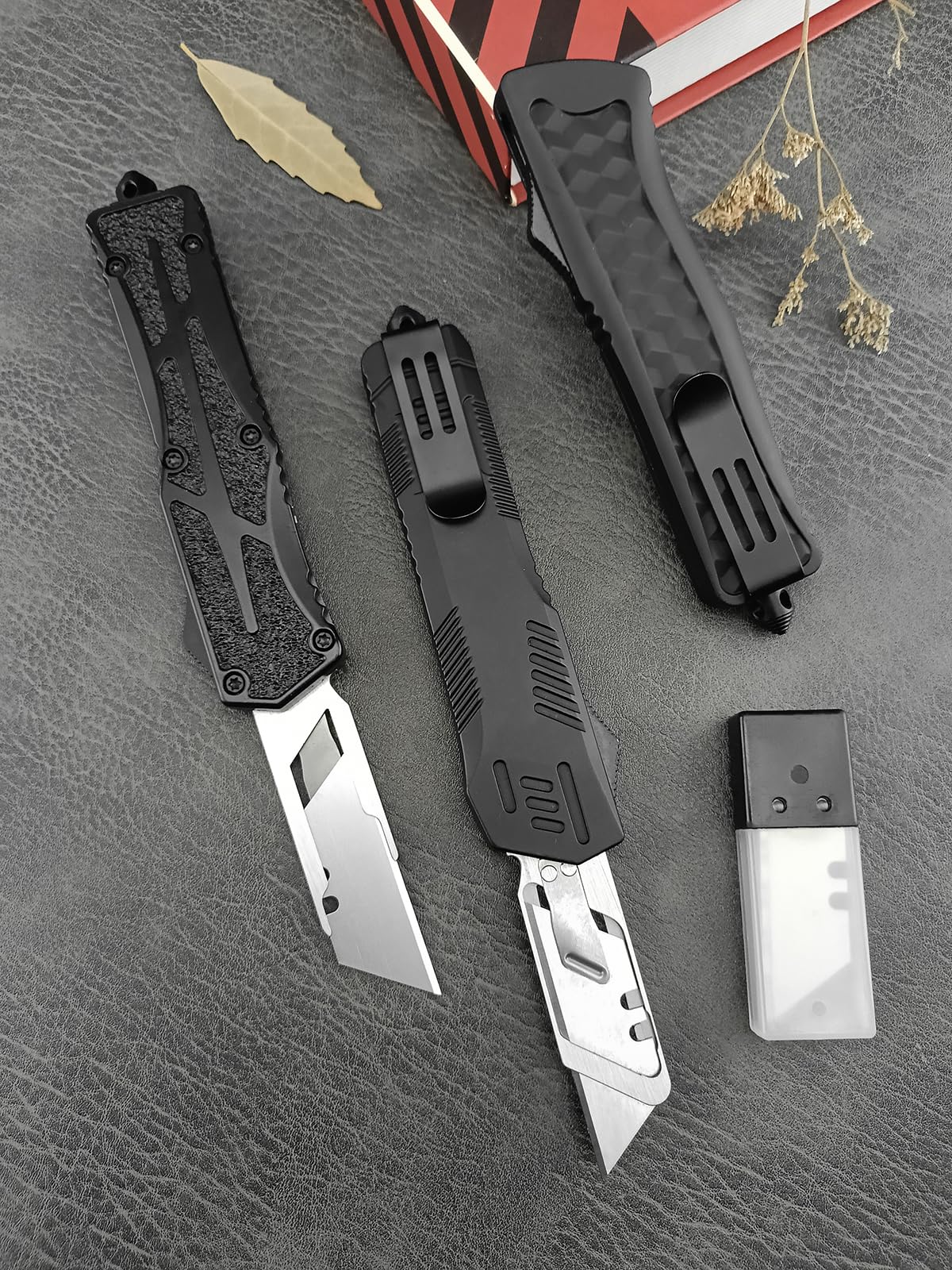 Folding Utility Knife with Clip, Retractable Box Cutter, EDC Knife with Heavy Duty Safety Zinc Alloy Handle and 10 Sharp 440C Steel Replacement Blades, Everyday Use Utility Knife(Checkered Handle)