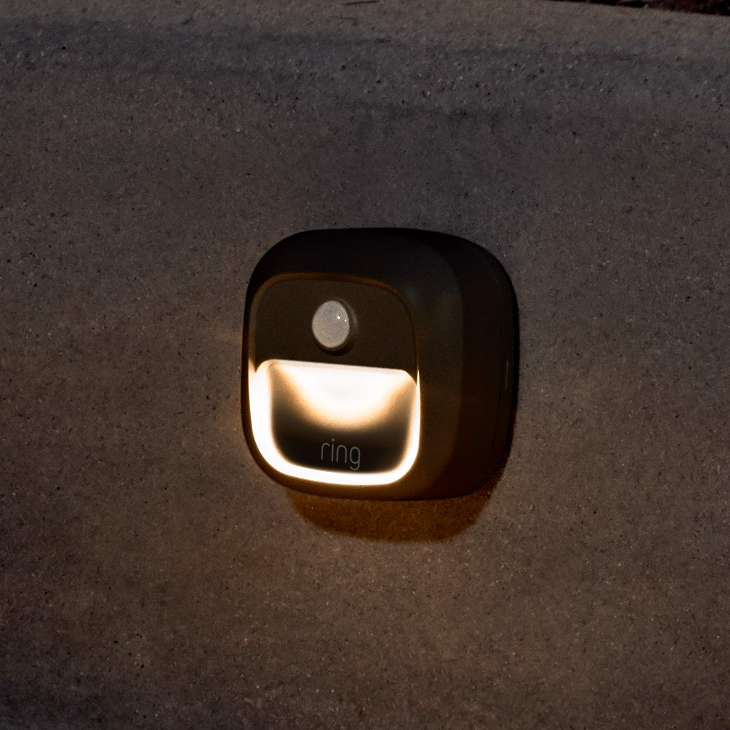 Ring Smart Lighting β Steplight, Battery-Powered, Outdoor Motion-Sensor Security Light, Black (Bridge required)