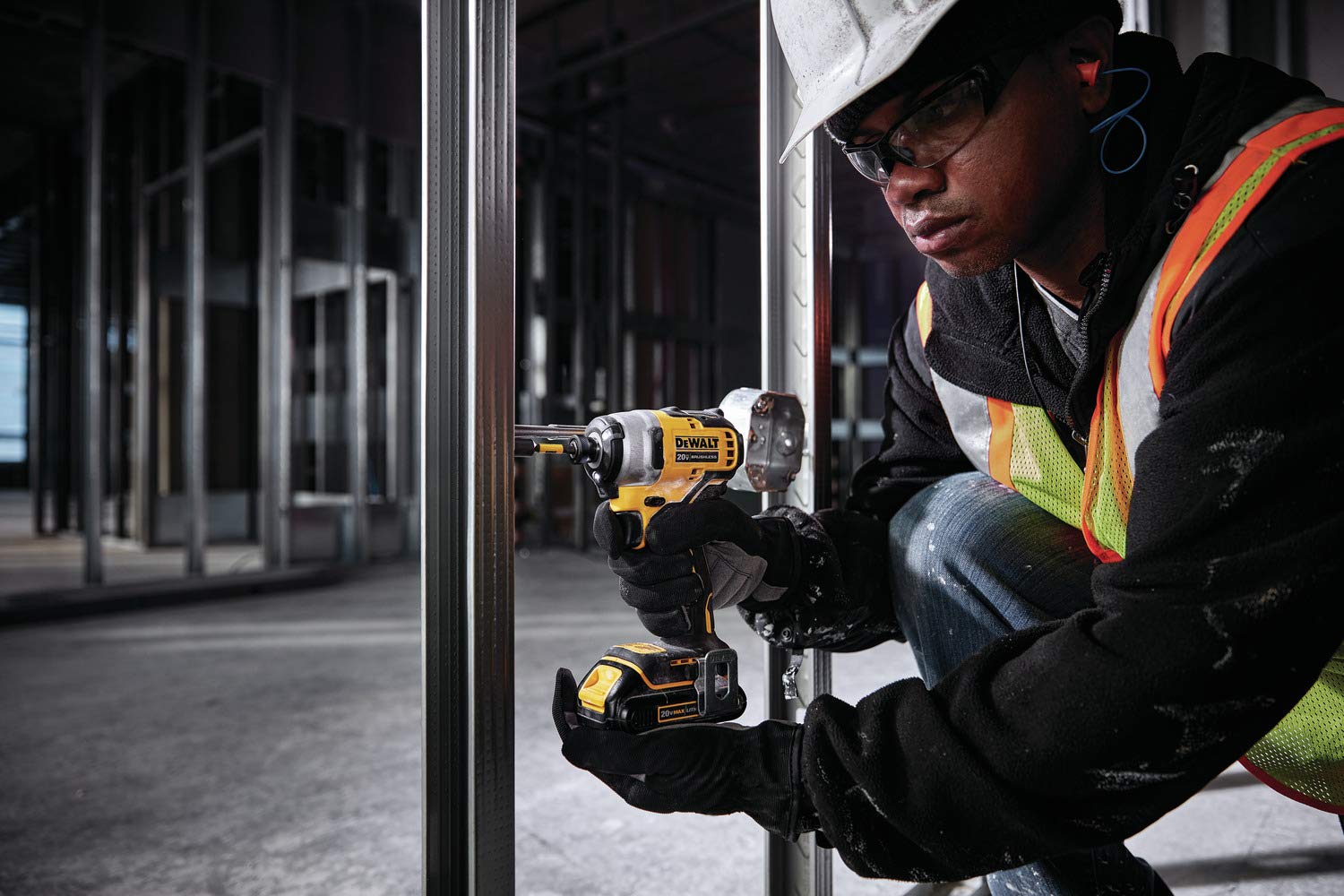 DEWALT ATOMIC 20V MAX* Impact Driver Kit (DCF809C1)