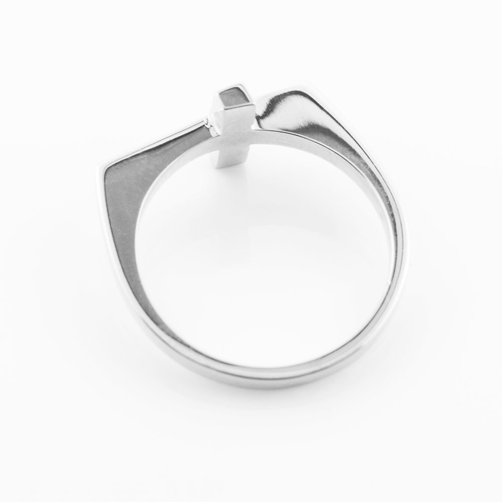 Claddagh Gold 925 Sterling Silver Flat Top Sideways Cross Ring (Size 9)