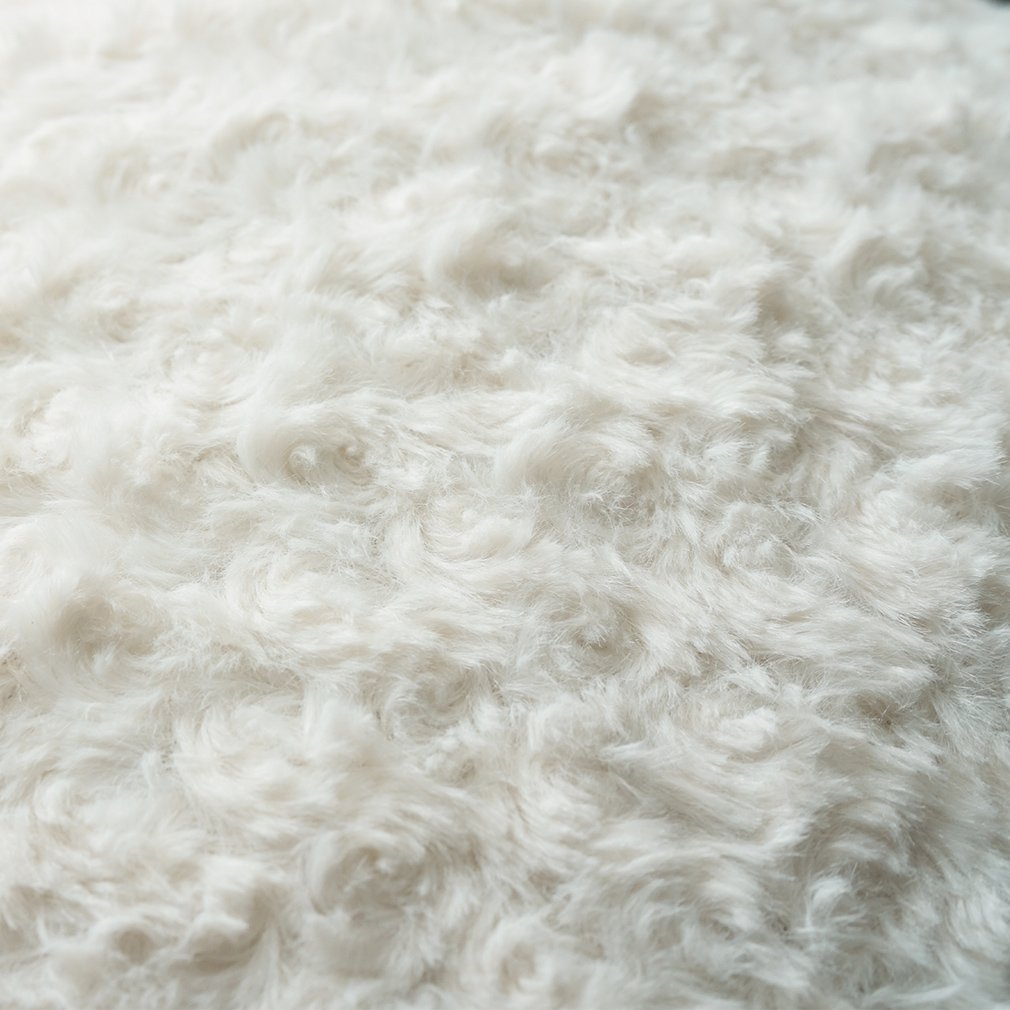 Valea Home Faux Fur Throw Pillow Covers for Couch Decorative Plush Swirl Luxury Super Soft Throw Pillow Case Set 18 x 18, Pack of 2, Ivory White