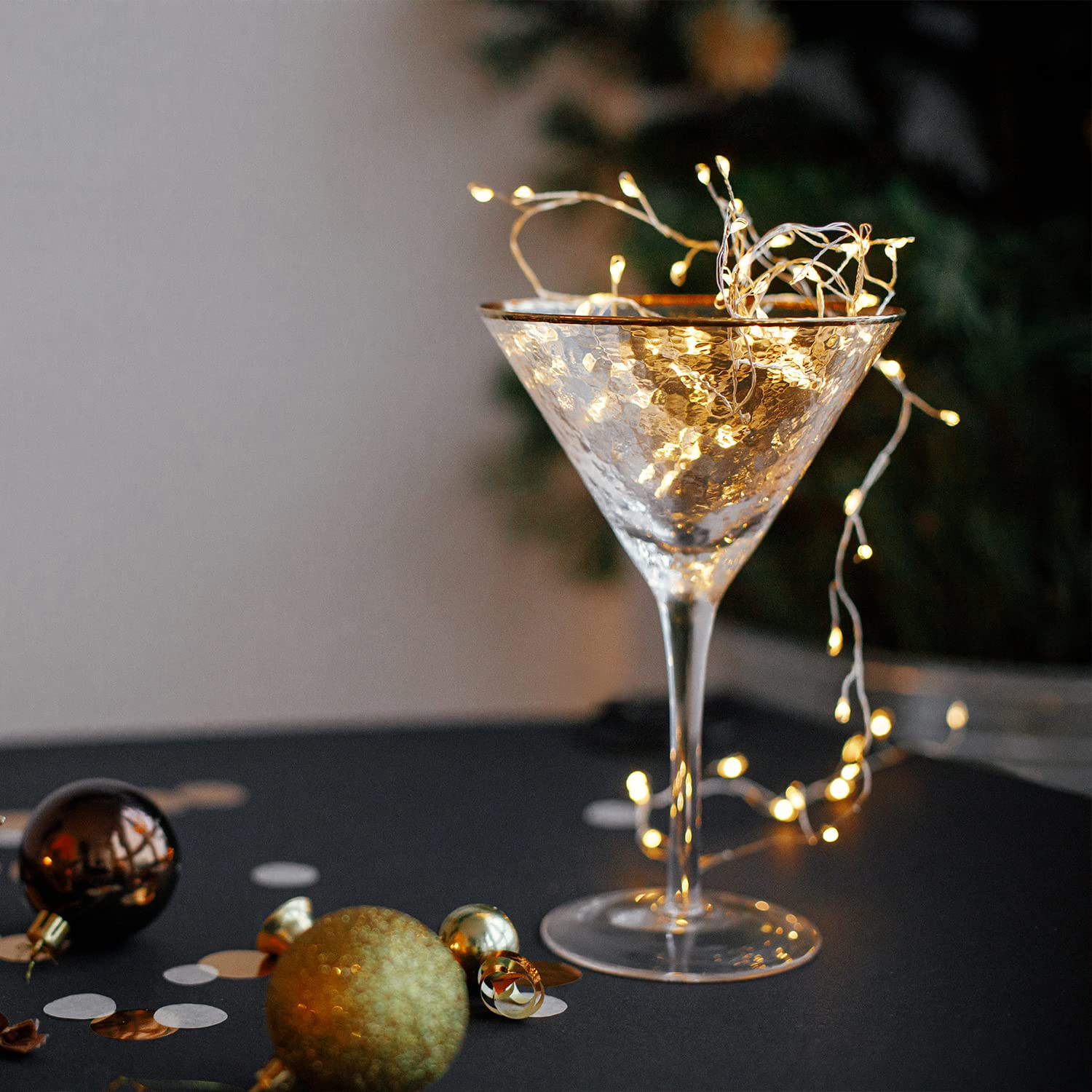 Cluster Lights Fairy Lights Battery Operated & USB Powered 10Ft 100 LED Mini String Lights Copper Wire Indoor Twinkle Firecracker Light Warm White Starry Decoration for Bedroom Wedding Christmas Party