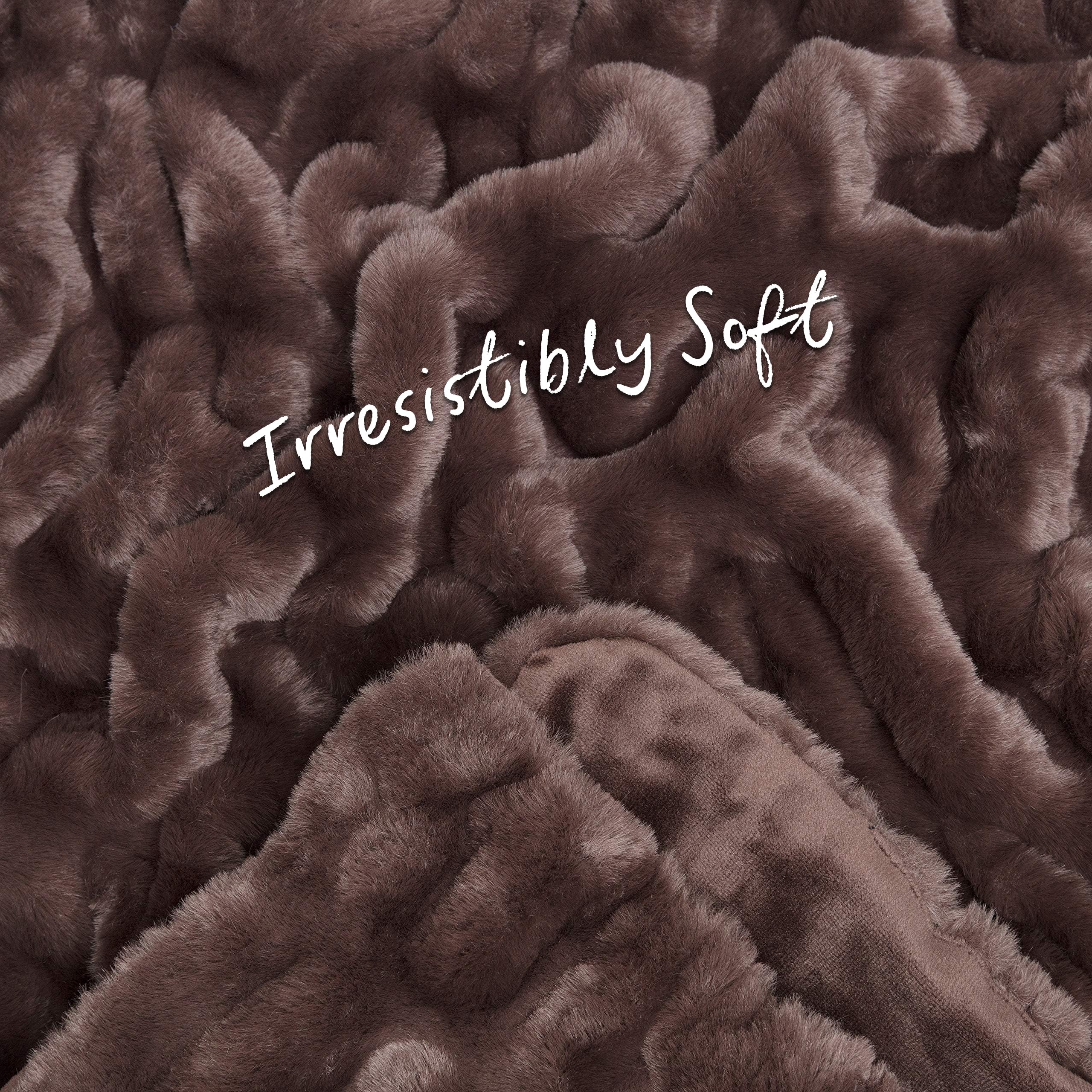 Chanasya Premium Ruched Faux Fur Throw Blanket - Luxurious, Soft Reversible Mink Blanket - 50" x 65β - Mocha