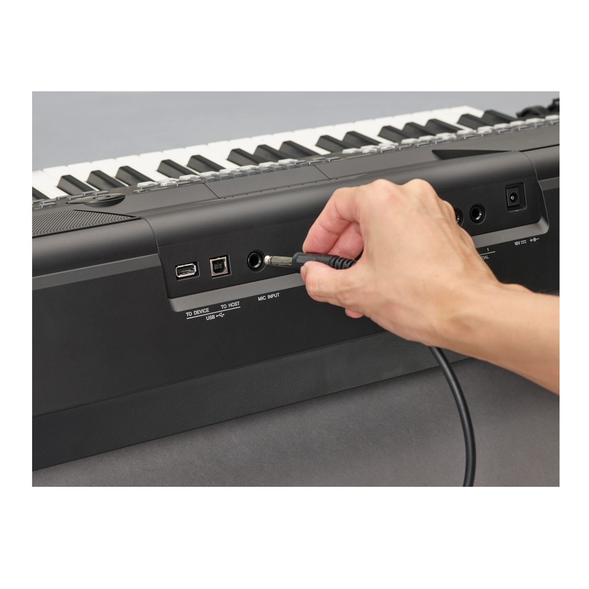 Yamaha PSRSX600 Arranger Workstation keyboard,Black