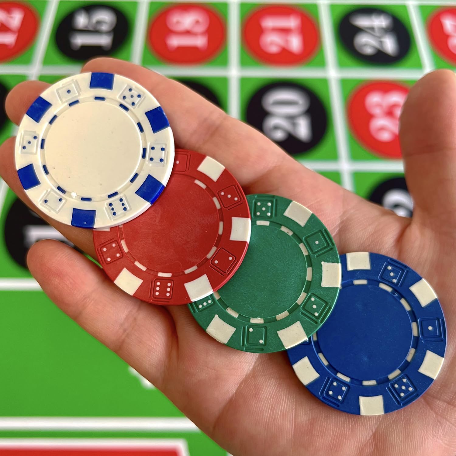 SEETOOOGAMES 100 Pieces 11.5g Clay Composite Dice Striped Casino Poker Chips- 4 Colors (red, Green, White and Blue)
