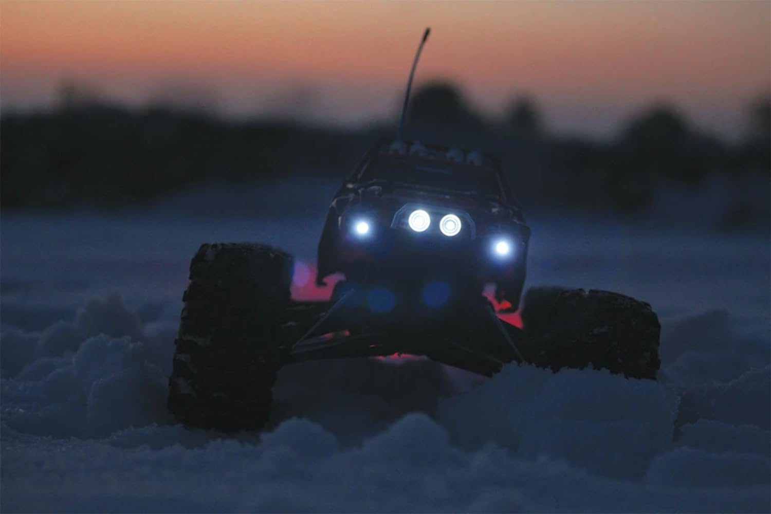 Traxxas Summit: 1/10 Scale 4WD Electric Extreme Terrain Monster Truck with TQi Link Enabled 2.4GHz Radio System