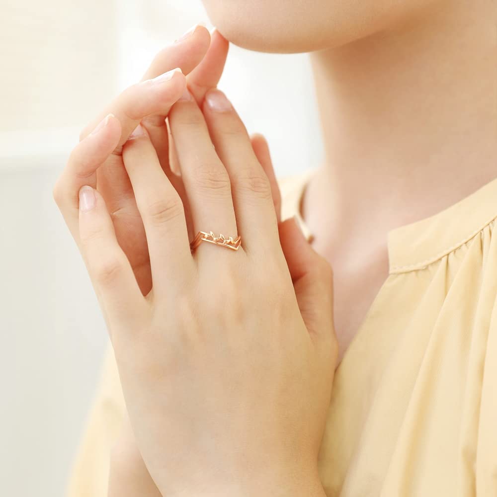 CHOW SANG SANG Delicate Gold 18K Rose Linear Waves with Cute Leaves Rings for Women 92787R (Our Size 17 / US 7.75)