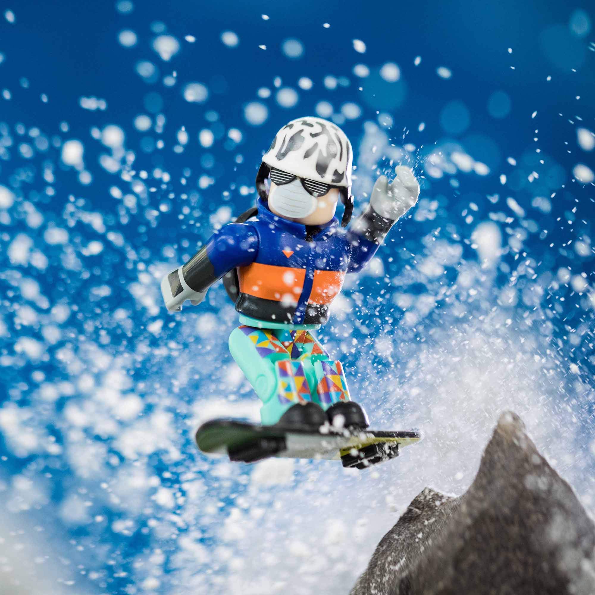 Roblox Action Collection - Loyal Pizza Warrior + Shred: Snowboard Boy Two Figure Bundle [Includes 2 Exclusive Virtual Items]