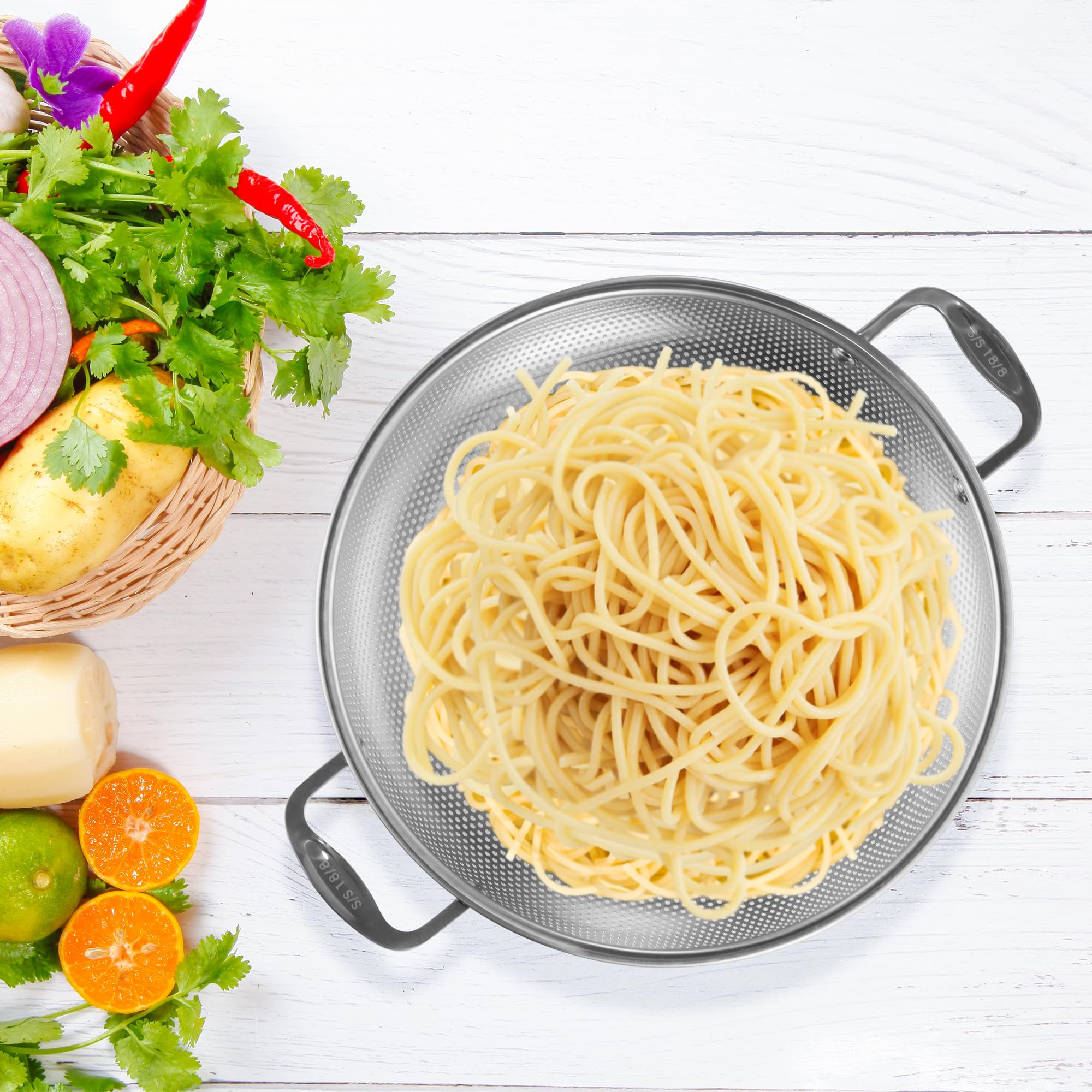 Extra Large 6-Qt Colander, 18/8 Stainless Steel Mesh Strainer for Kitchen, Food Sieve with Riveted Handles and Self-draining Solid Ring Base, Great for Pasta, Rice, Vegetables and Fruits