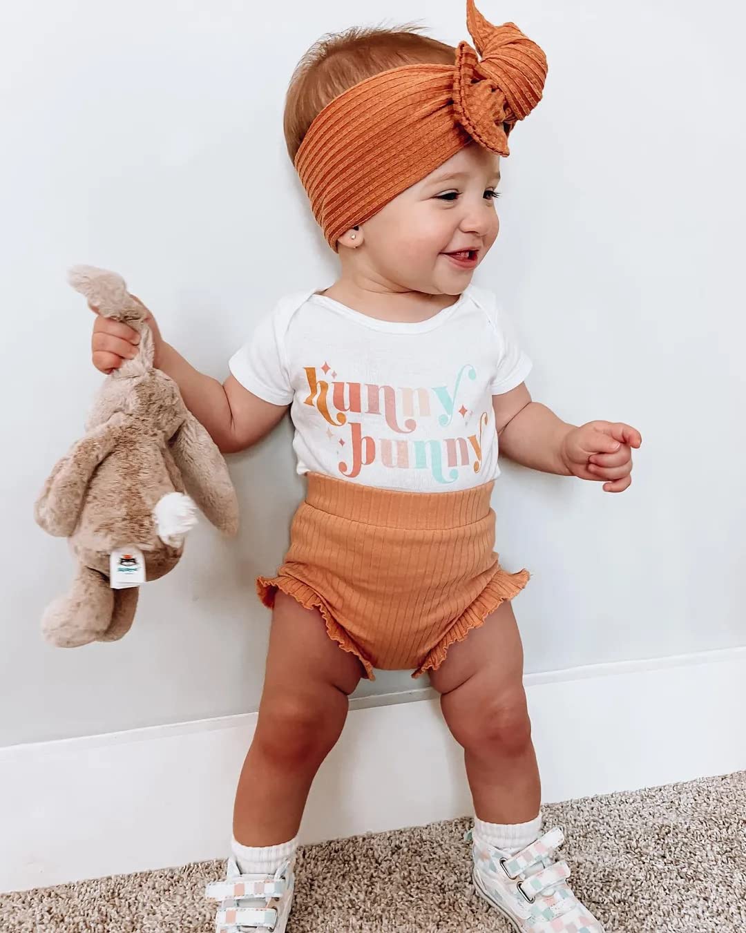 Lamuusaa 0-18M 3Pcs Newborn Baby Girl Easter Outfit Letter Print Romper Bodysuit Bunny Pompom Shorts Headband Set (Purple , 6-12 Months )