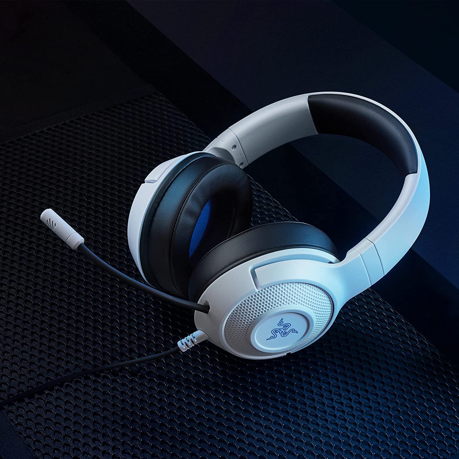 Razer Kraken X for Console - Wired Console Gaming Headset (Bendable Cardiod Microphone, Custom-Tuned 40 mm Drivers, 3.5 mm Connection, Oval Ear Cushions, Adjustable Headband) PlayStation White