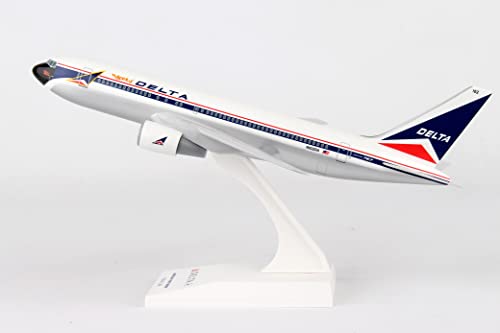 Daron Skymarks Delta Airlines Boeing 767-200 SKR910 1:200 Scale Spirit of Delta Colors