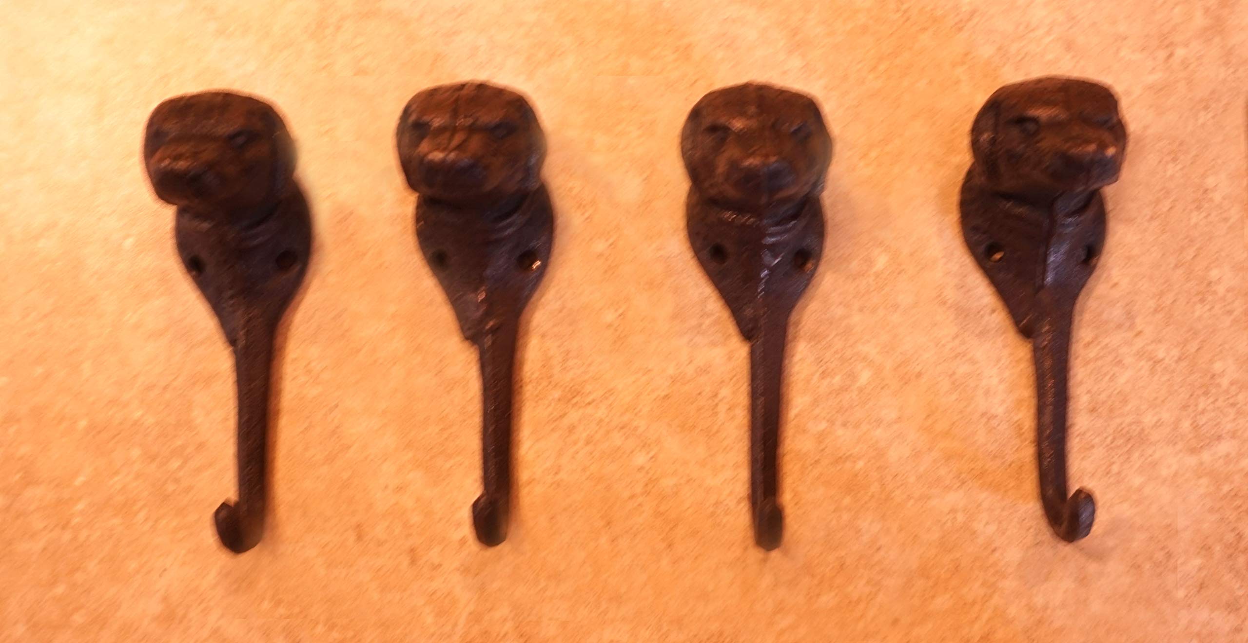 LuLu Decor, Cast Iron Dog Face Hooks, Set of 4 Hooks, Ready to Hang on Wall (4 pcs)
