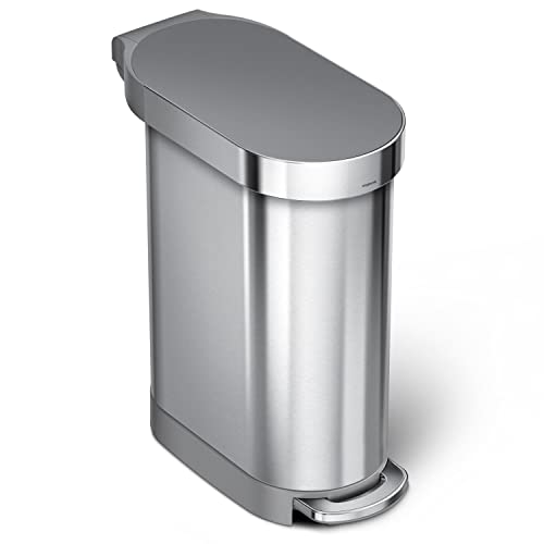 simplehuman 45 Liter / 12 Gallon Slim Hands-Free Kitchen Step Trash Can, Brushed with Plastic Lid & CW0262 3 x paquete de 20 bolsas de basura a medida (60 bolsas), código N, plástico Blanco