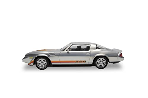 Scalextric Chevrolet Camaro Z28 Silver 1:32 Slot Race Car C4227