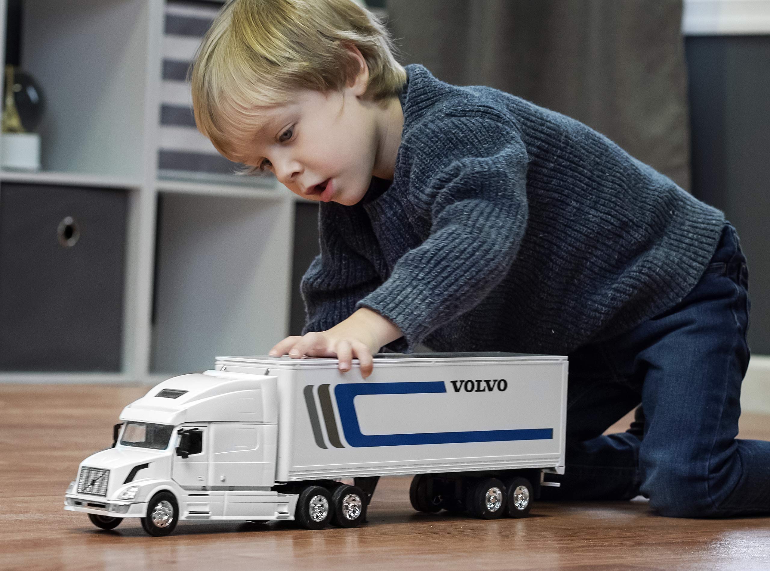Wheel Master International Lonestar Tractor Trailer Play Toy Truck Vehicle for Kids, Lonestar Design, with Functions, Pre Built Semi, Realistic Look and Openable Doors Great Gift for Children