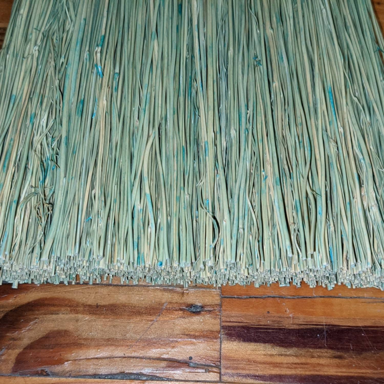 Lehman's Amish-Made Whisk Broom - Authentic Corn Straw Broom with Metal Hanging Hook, Natural, 11 inches