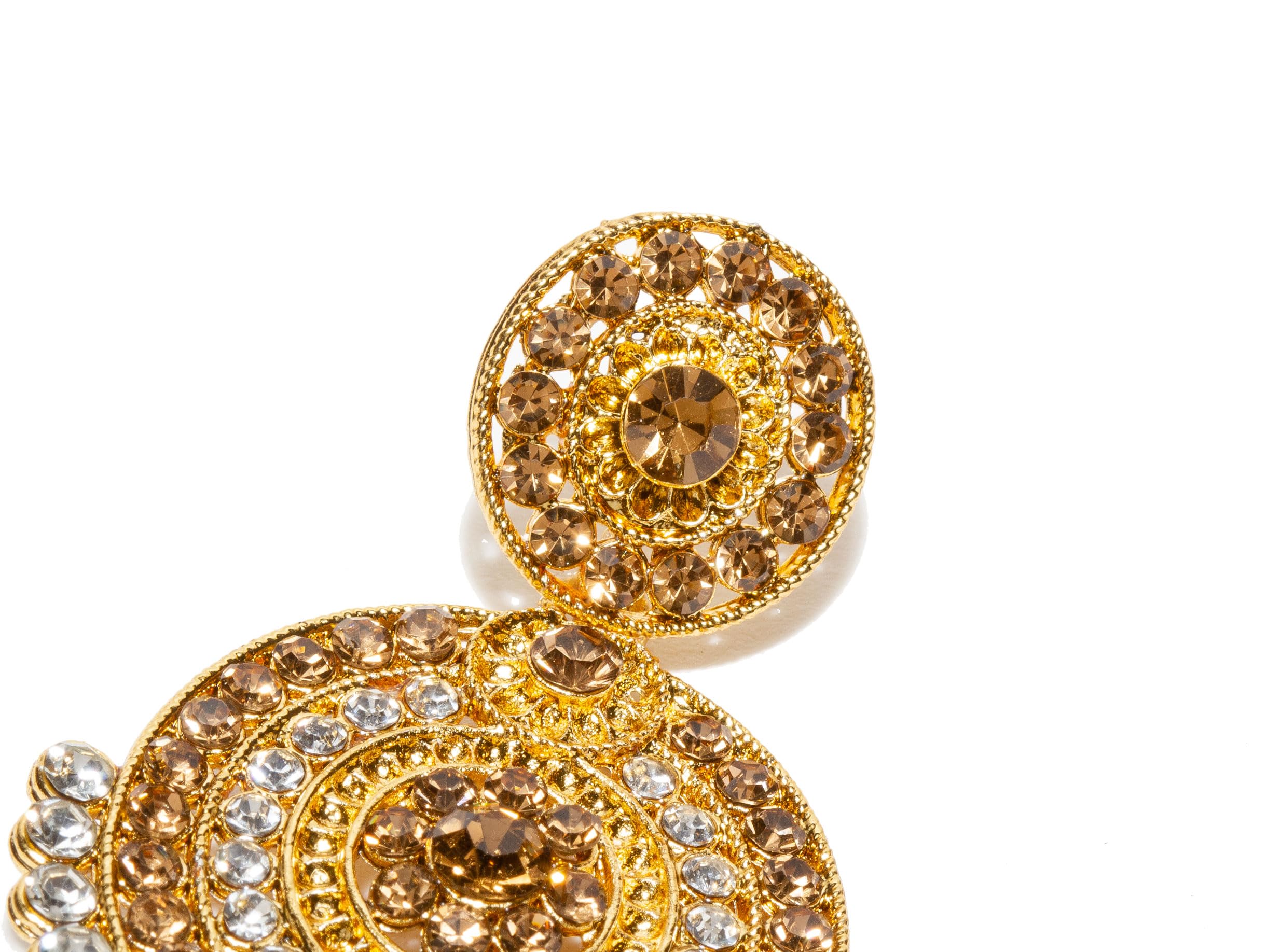Bindhani Round Golden Mix White Stone Round Earrings & Indian Maang Tikka For Women