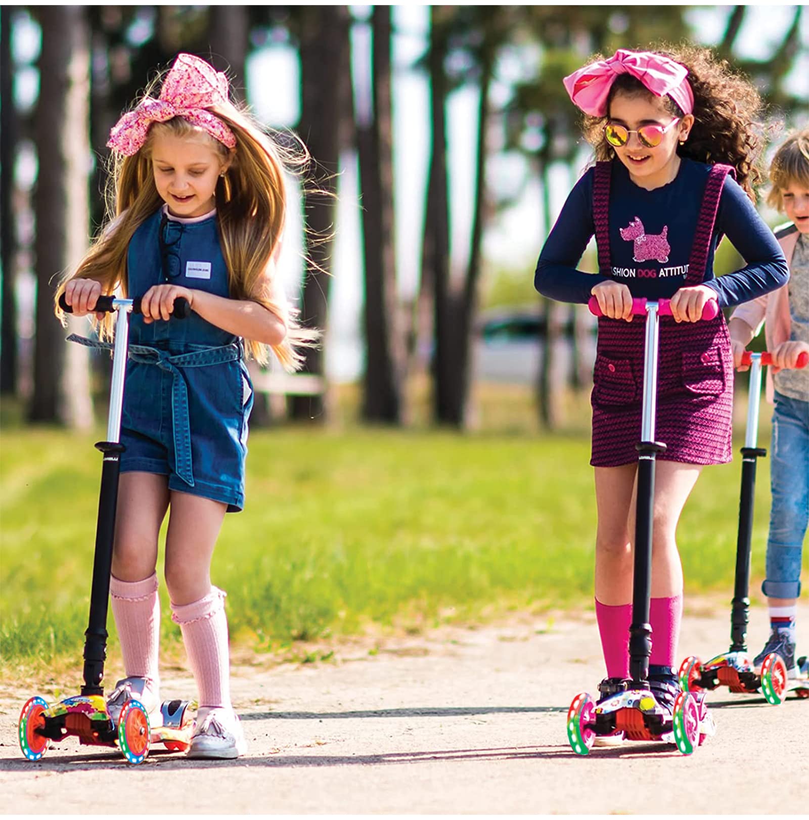 Scooters for Kids 3 Wheel Kick Scooter for Toddlers Girls & Boys, 4 Adjustable Height, Lean to Steer, Extra-Wide Deck, Light Up Wheels for Children from 3 to 14 Years Old,Pink