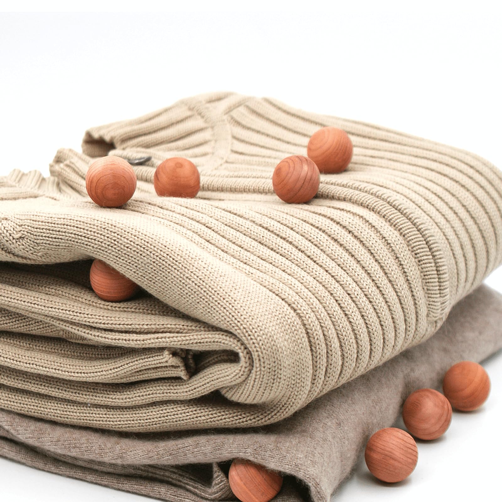 Homode Cedar Balls and Cedar Sachets, Aromatic Cedar Wood Blocks and Shavings Bags for Clothes Shoes Storage, Ideal for Closets and Drawers, 20 Pack