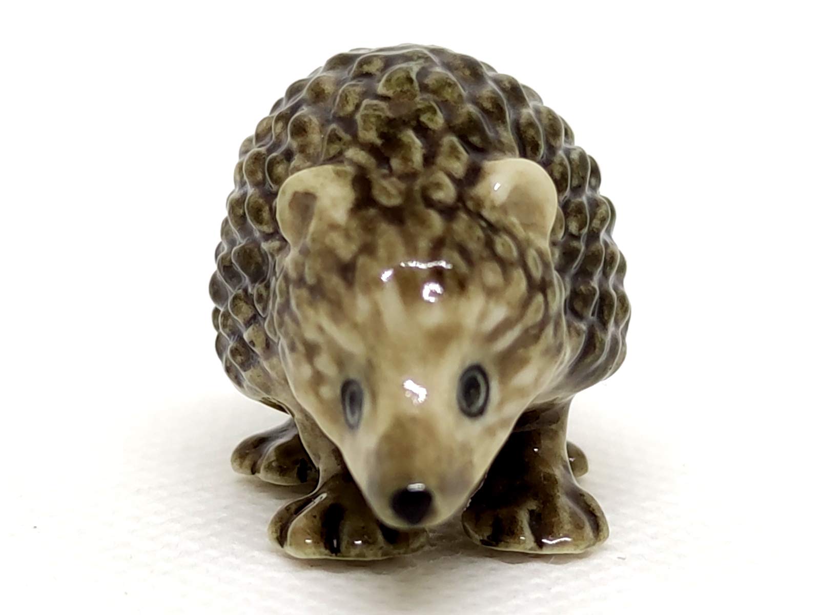 SSJSHOP Hedgehog Dollhouse Miniature Figurines Hand Painted Ceramic Animals Collectible Gift Home Garden Decor,