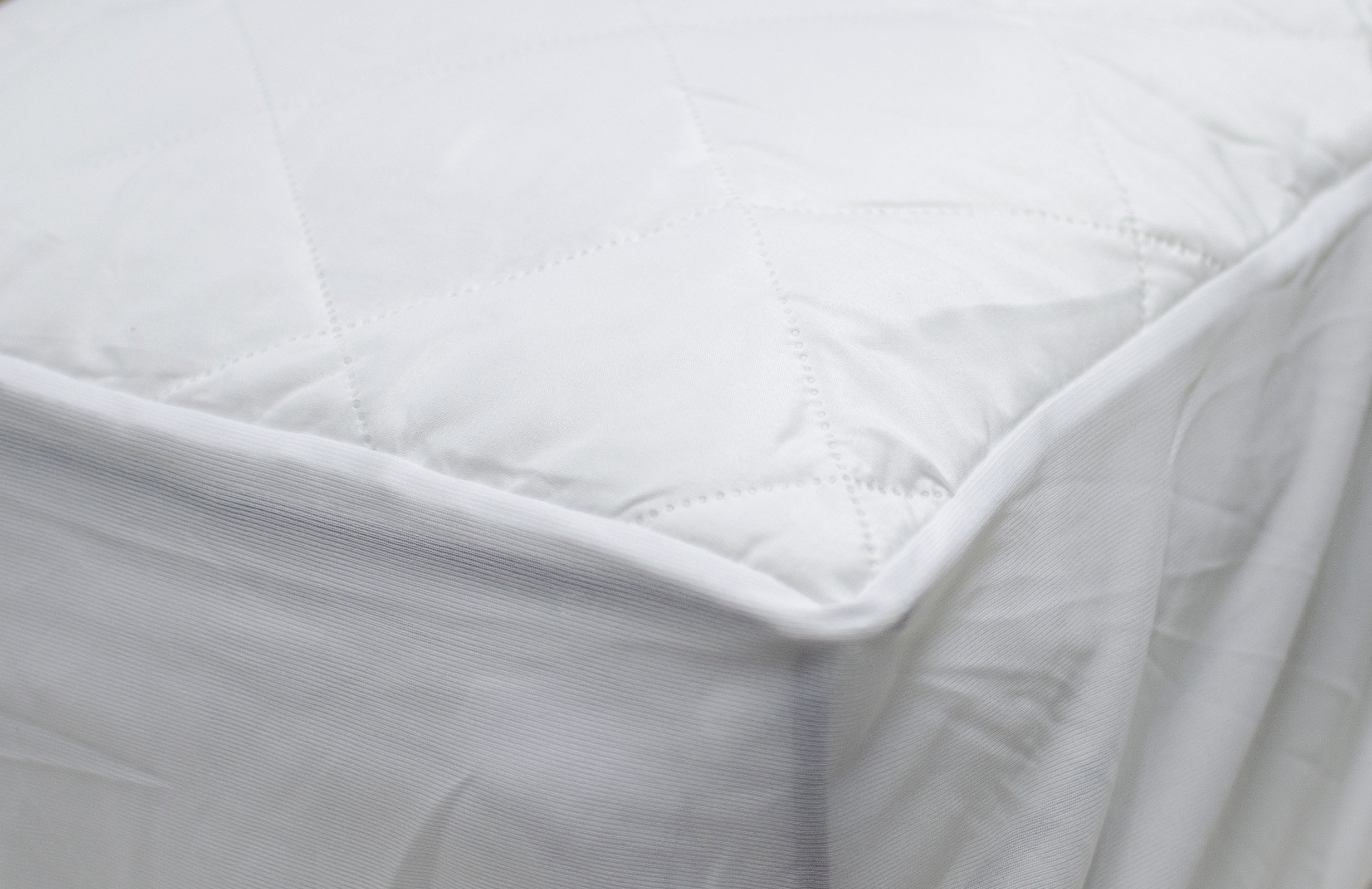 Linen Store Ultra Soft Hypoallergenic Microfiber Mattress Topper Cover Pad, Diamond Quilted Design, King - 78"x80"x12"