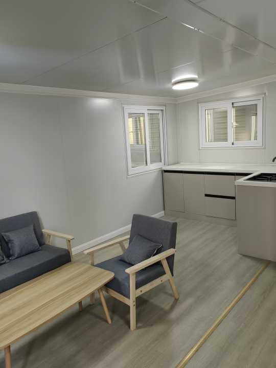 Fully Equipped 20ft Modern 2024 Luxury Prefabricated Container House 3 Bedroom 1 Bathroom 1 Kitchen - Modern Prefab Villa, Insulated Expandable Container, Mobile Tiny Home, Free Electric Water Heater