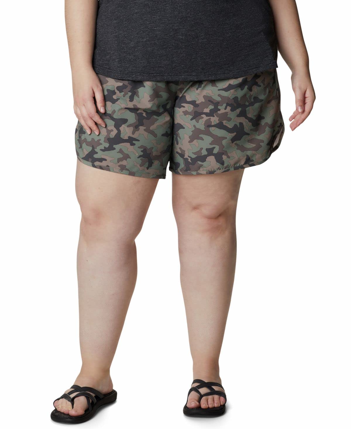Columbia Women's Plus Size Bogata Bay Printed Stretch Shorts (Cypress Camo Print, 1X)
