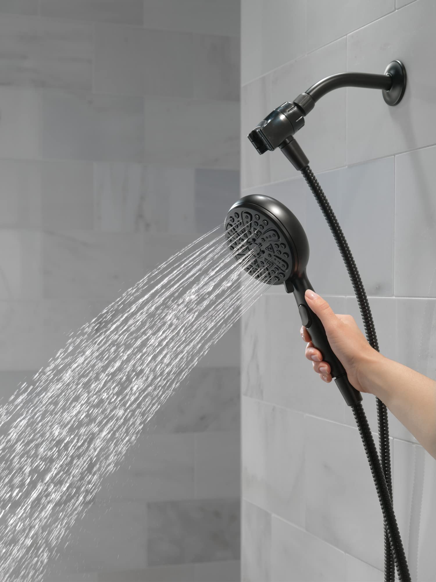 Delta Faucet 6-Setting SureDock Magnetic Shower Head with Handheld Spray, Black Shower Head with Hose, Round Shower Head, Showerheads & Handheld Showers, MagnaTite Docking, Matte Black 75609BL