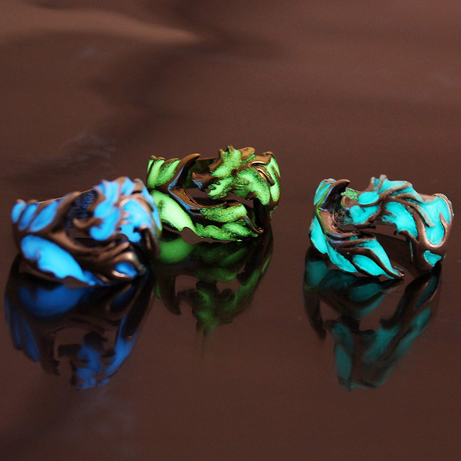 Cool Flying Dragon Luminous Ring, Gothic Punk Rings for Men and Women Allergy Free Glow in the Dark Creative Embossed Dragon Pattern Animal Ring Halloween Anniversary Party Jewelry Light-Emitting Gift