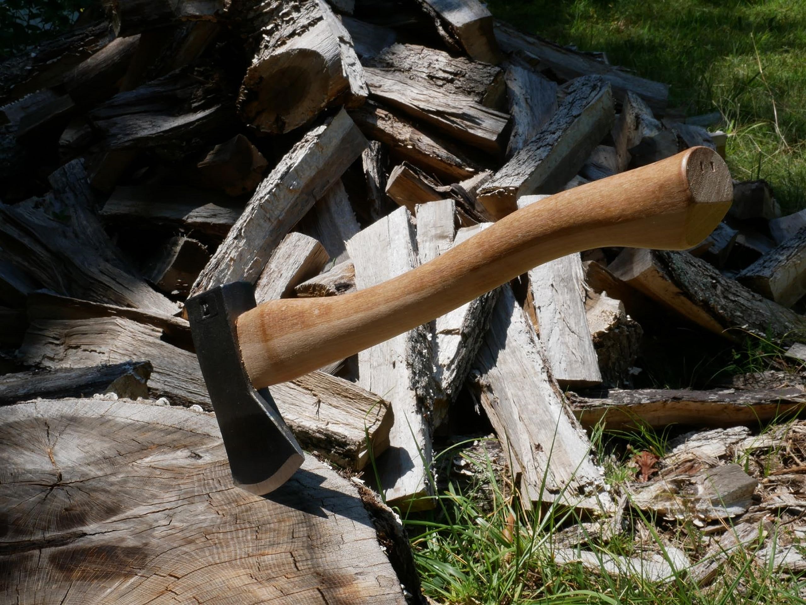 Council Tool 2# Hudson Bay Camp Axe; 18″ Curved Wooden Handle Sport Utility Finish