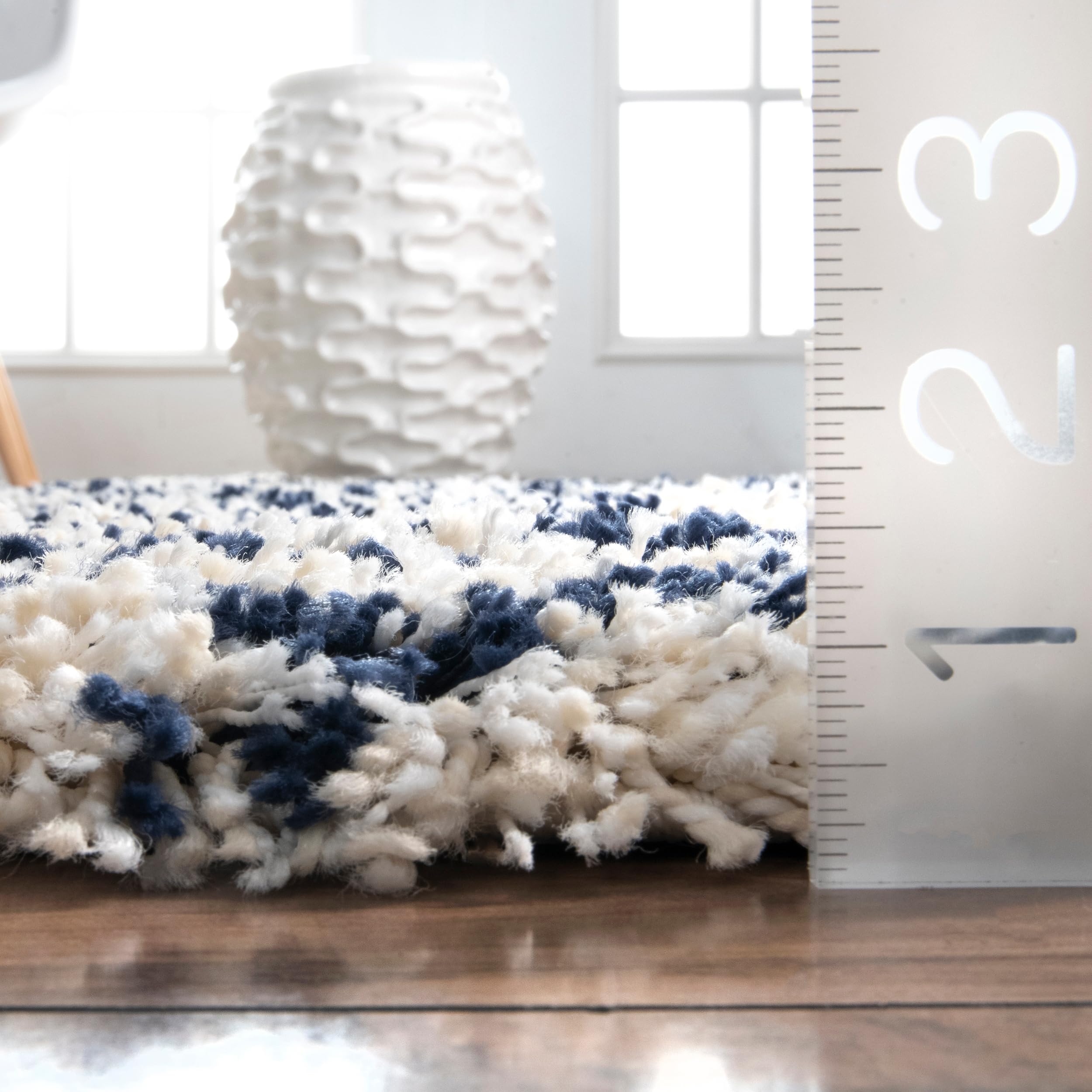 nuLOOM Cuellar Chevron Shag Area Rug, 7x9, Navy