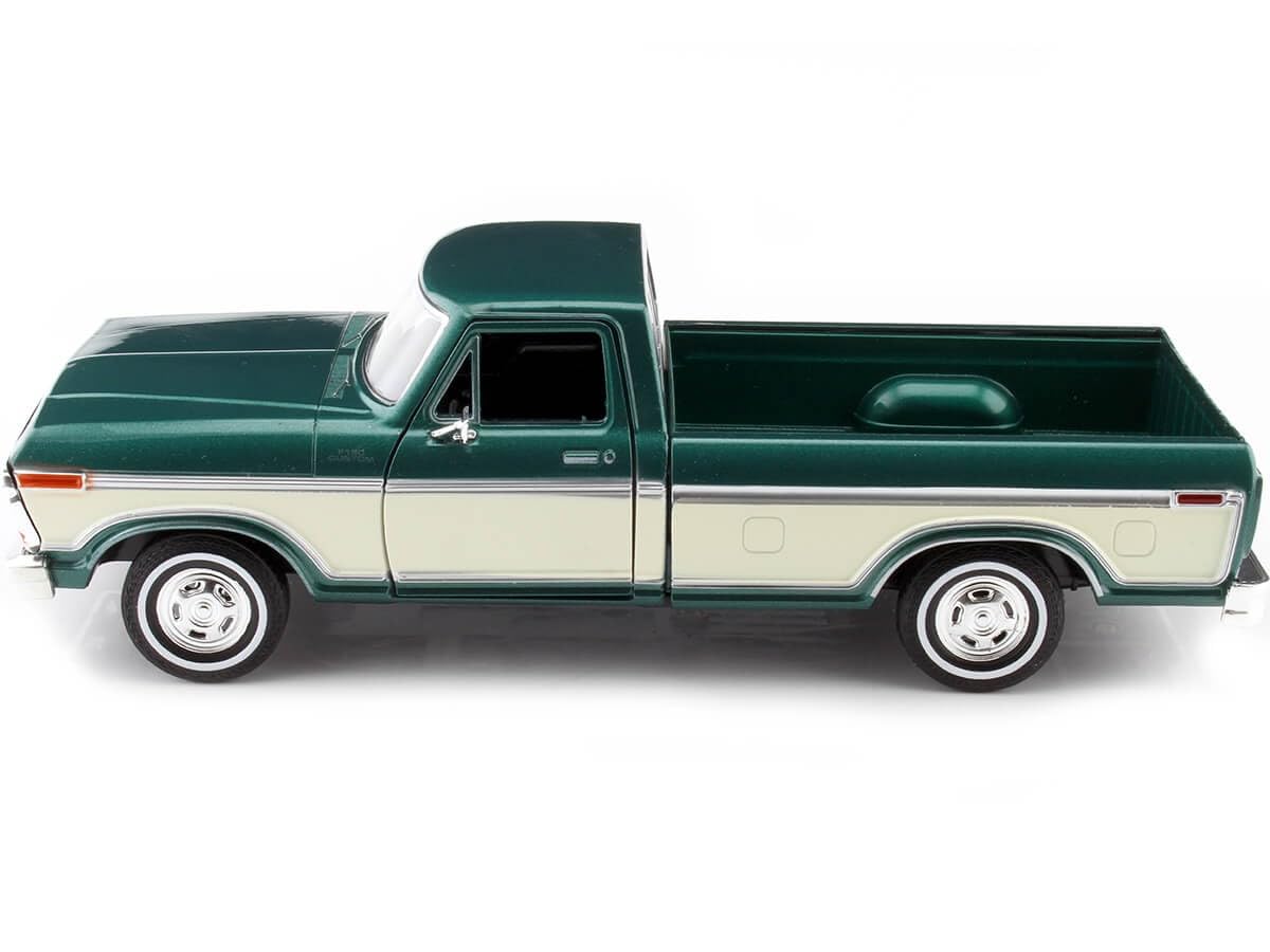 Motormax 1:24 1979 Ford F-150 Pickup Truck