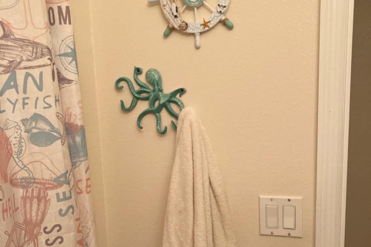 Octopus Keys Hook, Decorative Wall Mounted Nautical Wall Rack, Antique Key Holder Hook, Cast Aluminum Hanger for Coat, Hand Towel, Bathrobe, Jacket, Swimming, Kitchen & Balcony (Distressed Green)