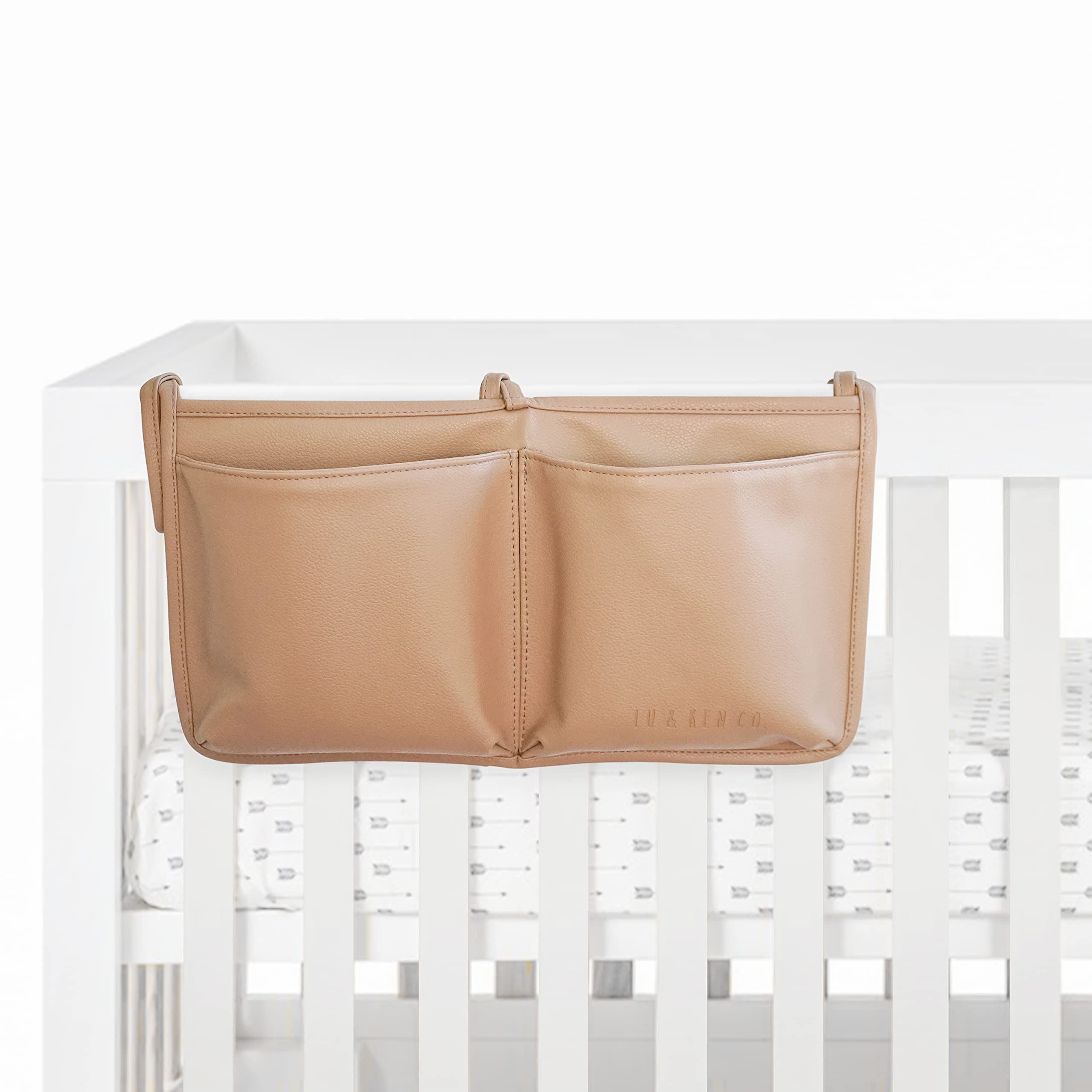 Lu & Ken Baby Nursery Crib Organizer - Vegan Leather Hanging Diaper Organizer for Crib - 13.5 x 7.5 Inch Nursery Storage Bedside Crib ā Water and Stain Resistant