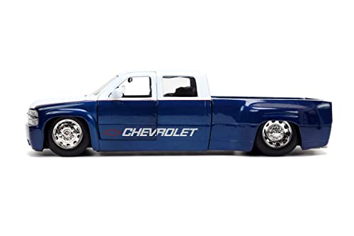Jada Toys Just Trucks 1:24 1999 Chevy Silverado Dually Die-cast Car with Tire Rack, Toys for Kids and Adults