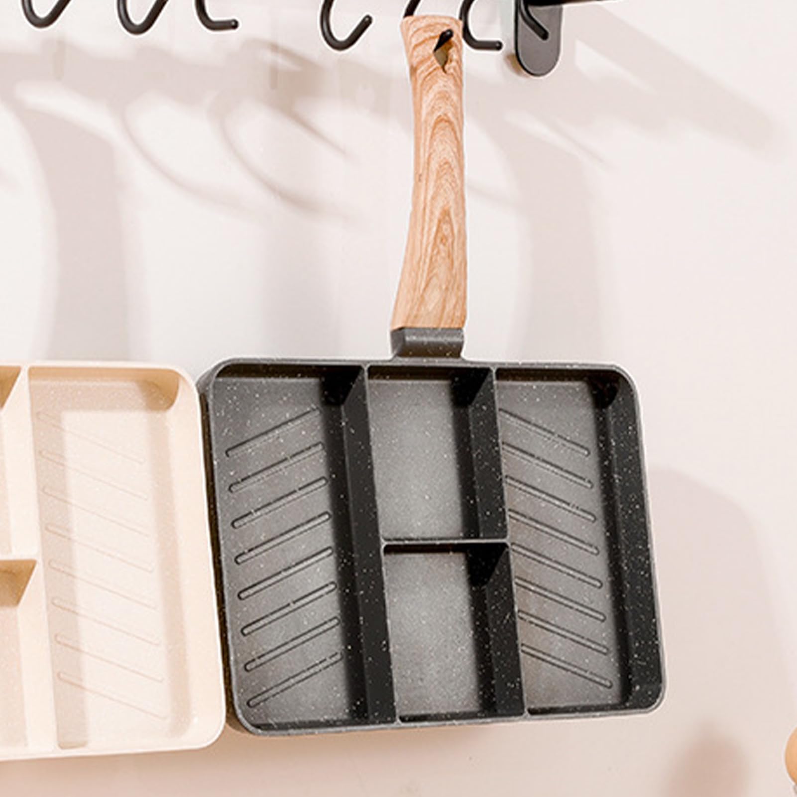 Divided Grill Pan, Aluminum Nonstick Divided Stove Top Grill Pan 4 Section Breakfast Pan with Divider for Indoor Cooking Divided Frying Pan Breakfast Grilling Pan for Frying Eggs Steak(Black)