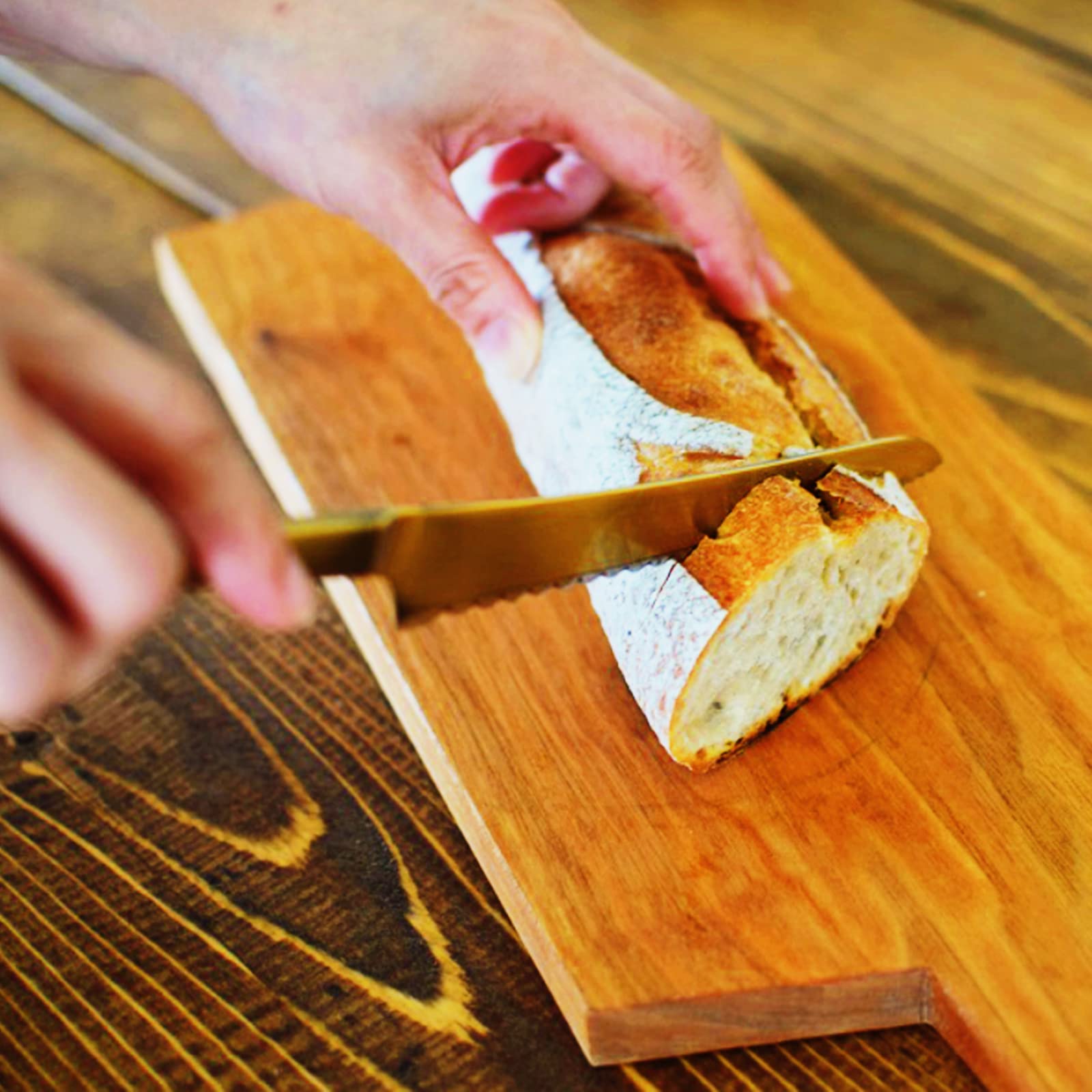 Elesinsoz 6 Inch Serrated Small Short Blade Gold Bread Knife for Homemade Bread Slicing Cutting Carving Cake Cutter Dinner Steak Knives Non Stick with Ergonomic Handle