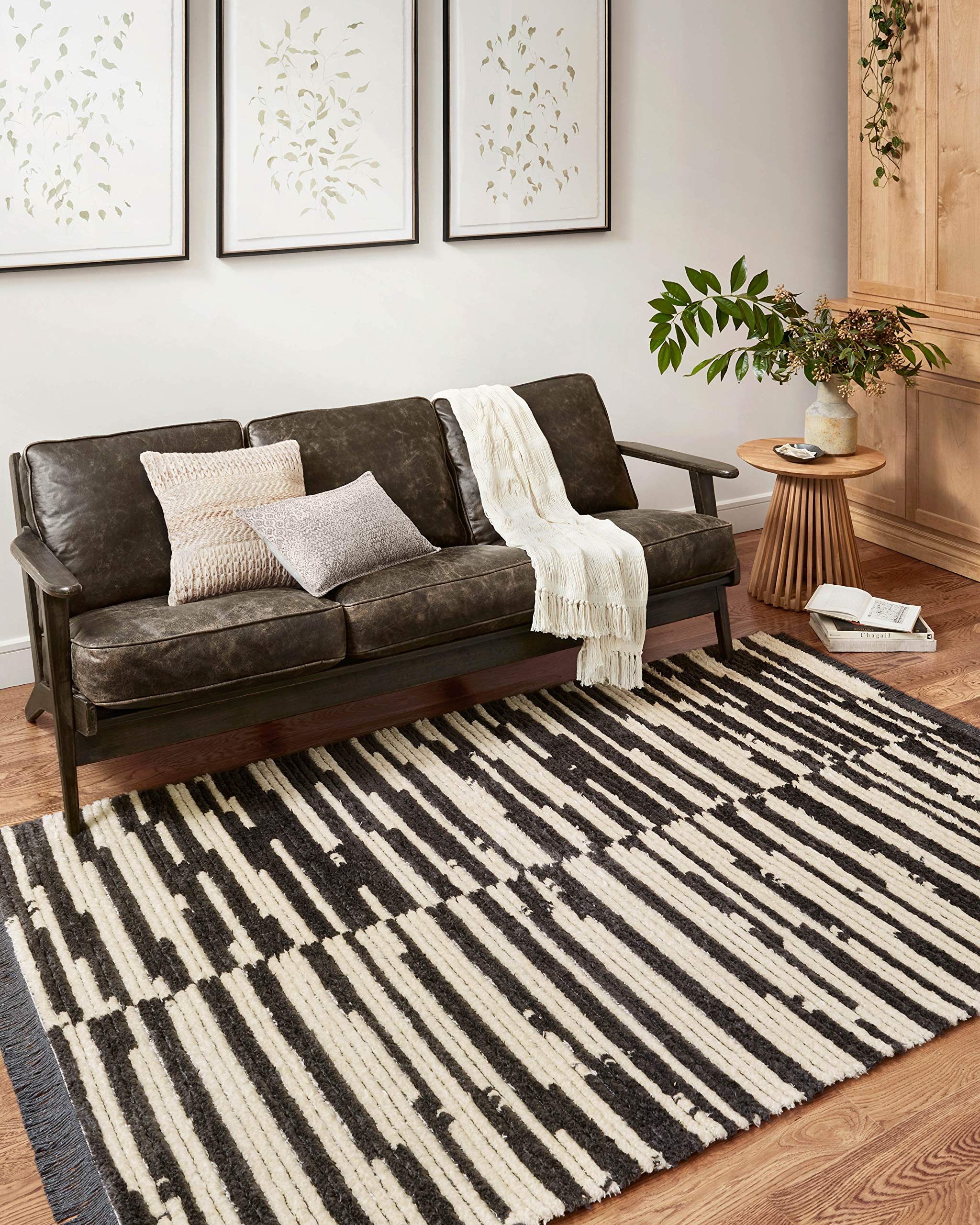 Chris Loves Julia x Loloi Alice Collection ALI-03 Cream / Charcoal 2'-7" x 4' Accent Rug
