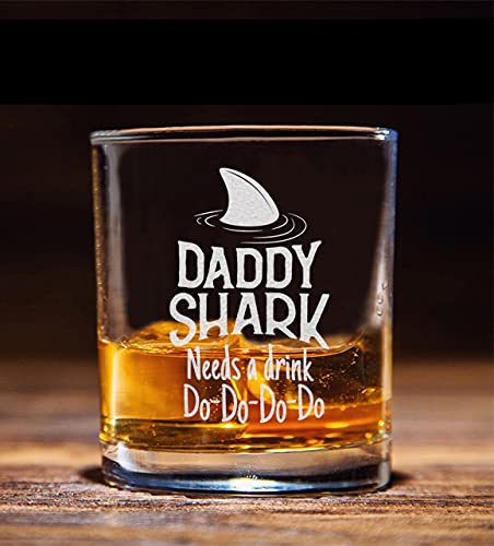 Daddy Shark Needs A Drink Do Do Do Whiskey Glass - Funny Birthday Fathers Day Gift for Dad