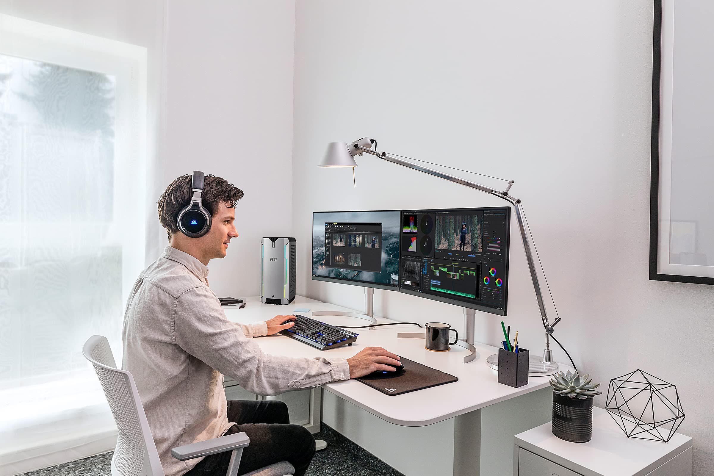 Corsair ONE PRO a200 Compact Workstation-Class PC - AMD Ryzen™ 9 5950X CPU - NVIDIA® GeForce RTX™ 3080 Graphics - 64GB Vengeance LPX DDR4 Memory, 2TB, Windows 10 Pro,Bright Silver