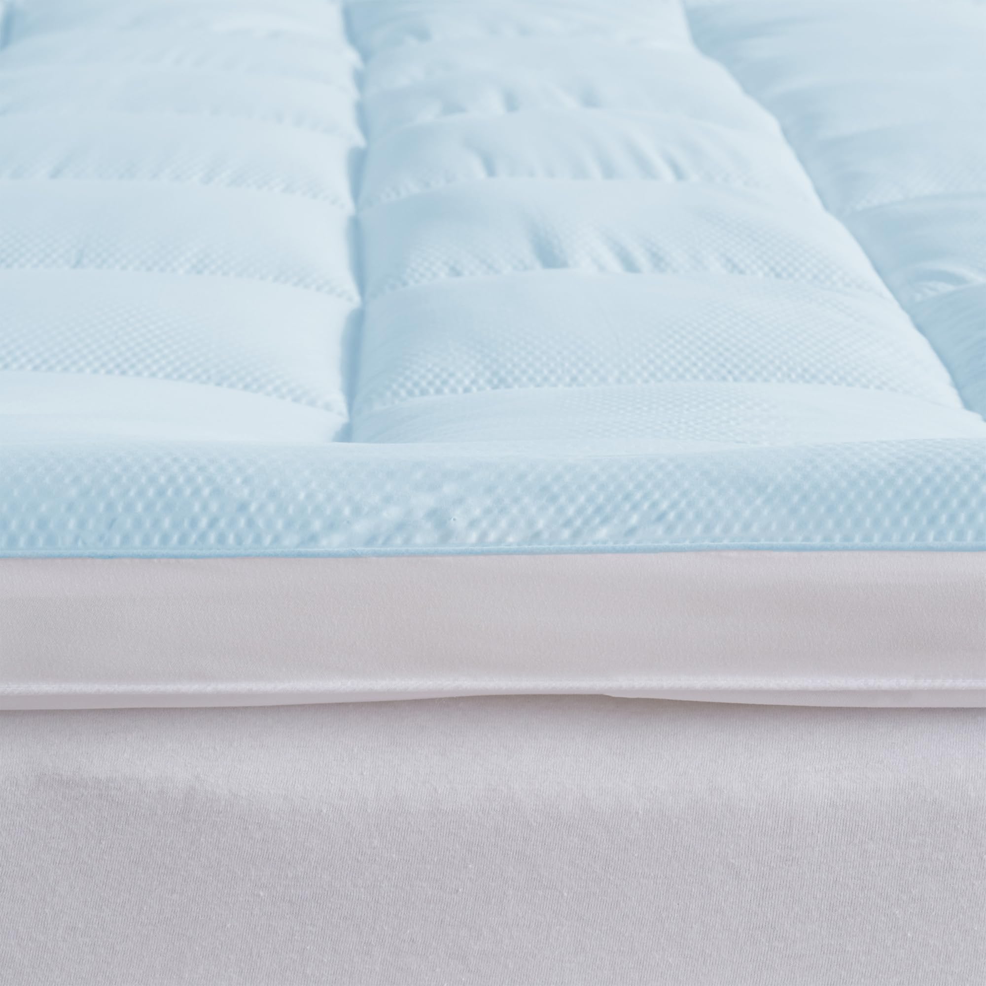Great Bay Home Queen Cooling Mattress Topper. Thick, Elastic Corner Mattress Pad. Ultra-Soft Cooling Pillowtop Mattress Cover & Protector. Fits Mattresses up to 18β (Queen, Light Blue)