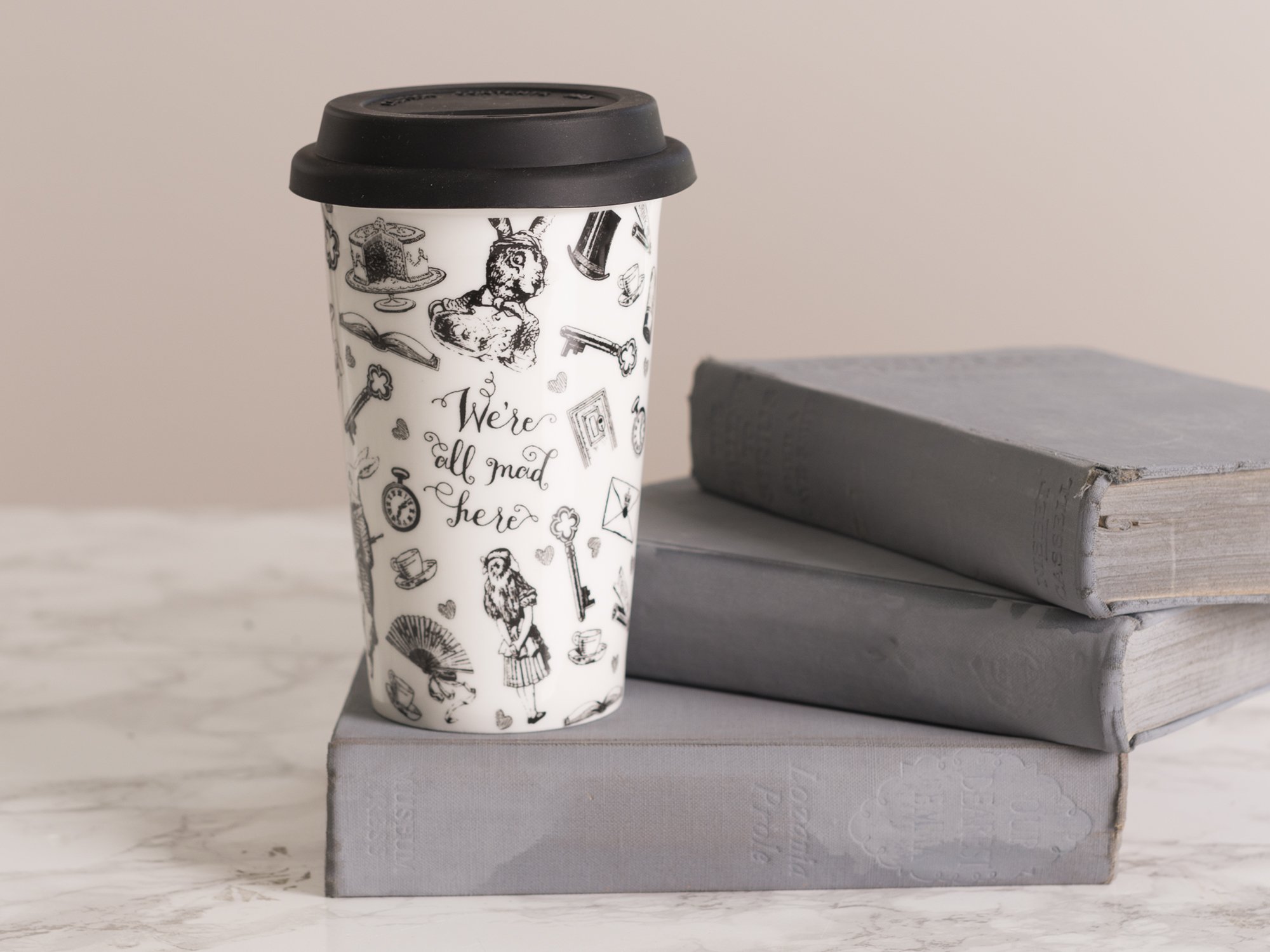 CreativeTops Victoria and Albert 'Alice in Wonderland' Ceramic Travel Mug – Black and White