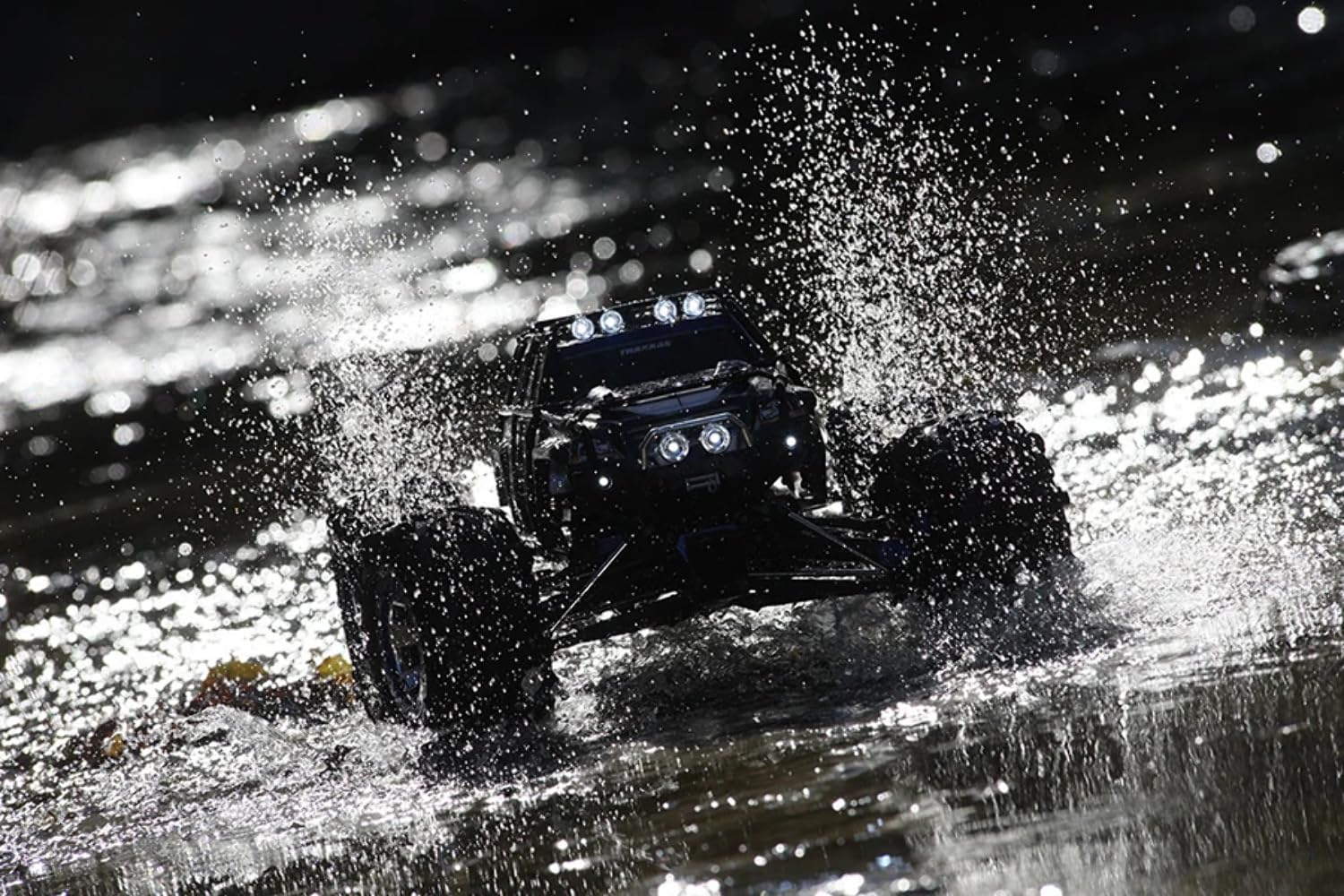 Traxxas Summit: 1/10 Scale 4WD Electric Extreme Terrain Monster Truck with TQi Link Enabled 2.4GHz Radio System