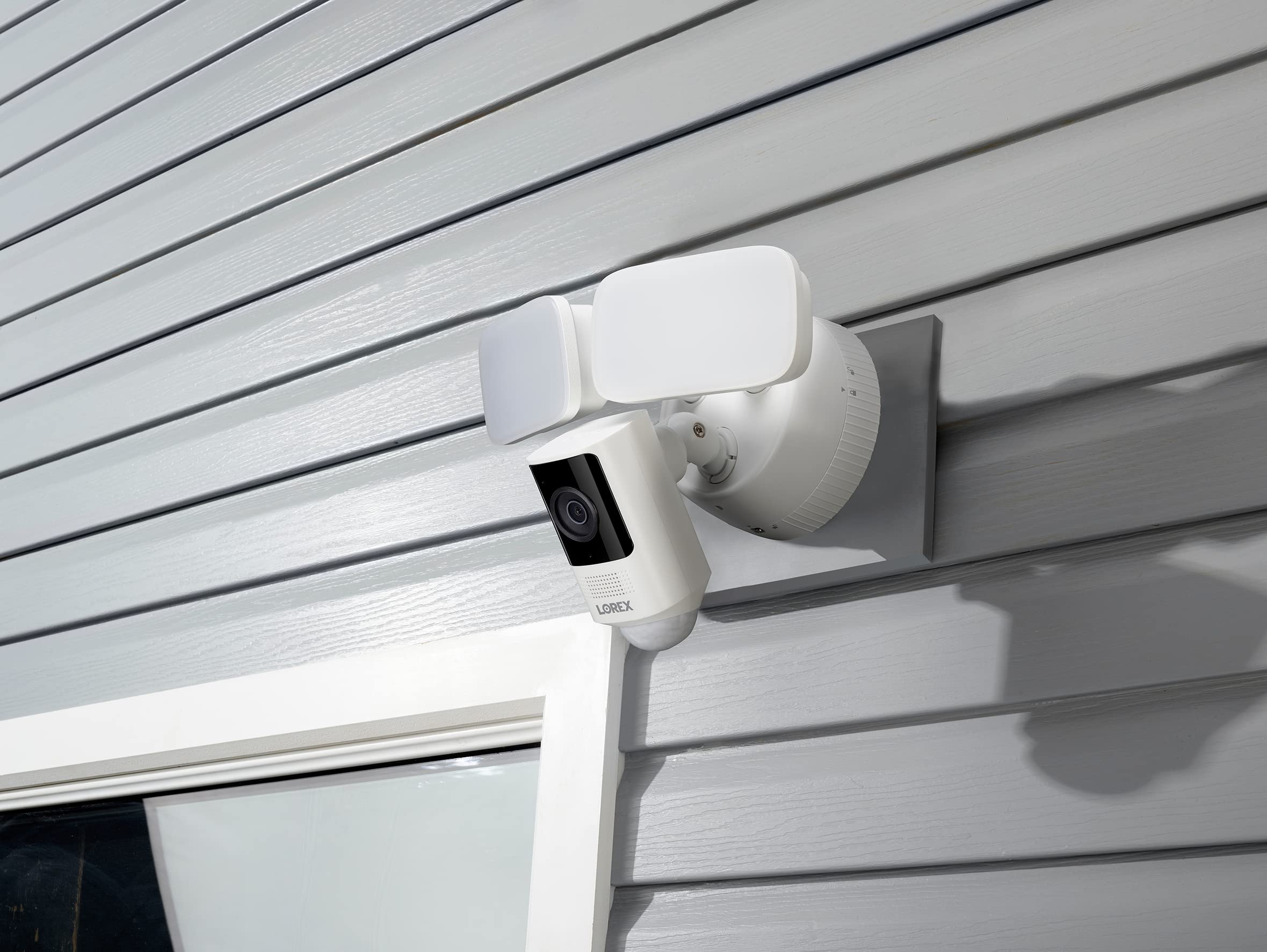Lorex 2K Wi-Fi Floodlight Camera with Adjustable LEDs, Smart Motion Detection, 2-Way Talk, Color Night Vision, White