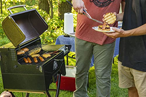 PIT BOSS Mahogany 260 Portable Wood Pellet Grill (PBPEL26010570)