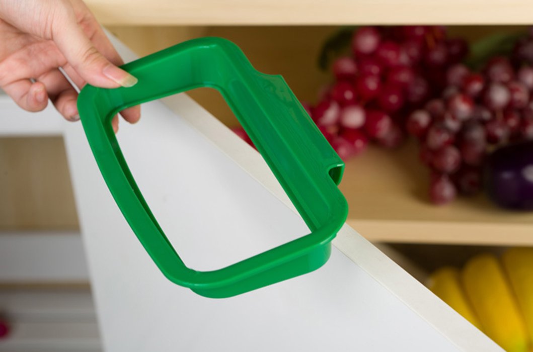 Kitchen Hanging Clip on Trash Bag Holders Travel Garbage Can Rack Fixed Cabinet Rubbish Bin Plastic Bracket Hanger of Cupboard Closet Door Thread-off Proof design Car (2PCS)